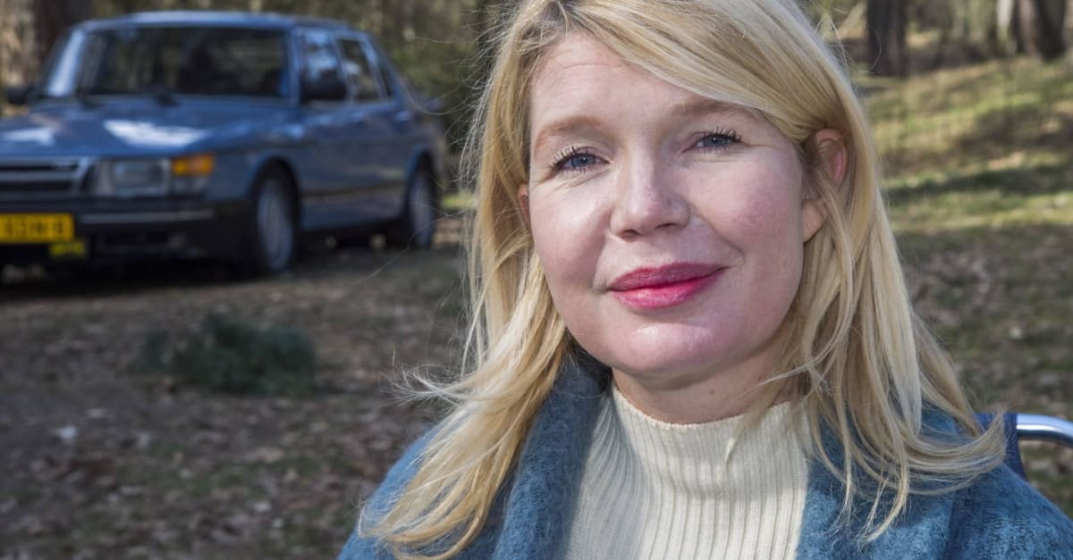 Tjitske Reidinga gaat uit de kleren | Shownieuws