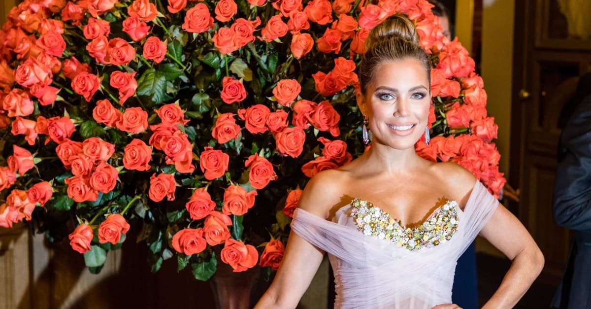 ZIEN: Sylvie Meis wordt wakker met kroon op | Shownieuws