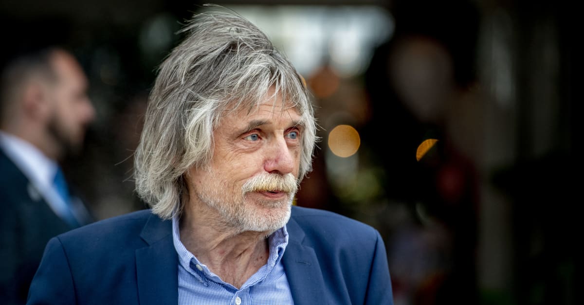 Johan Derksen erg openhartig in Waar is De Mol? | Shownieuws