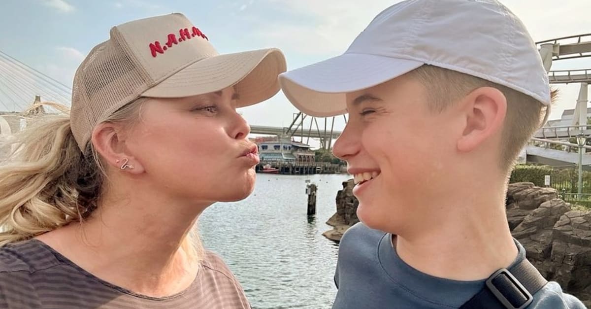 Bridget Maasland en zoon maken bijzondere reis | Shownieuws