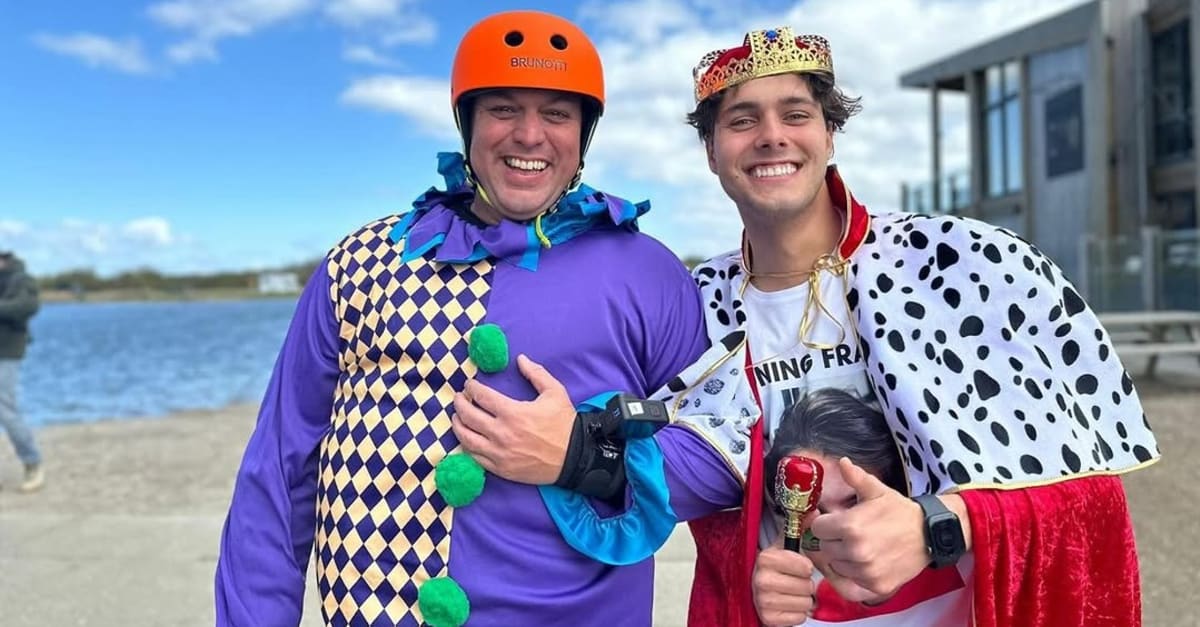 ZIEN: Frans Bauer lijkt in dit jeugdkiekje als twee druppels water op Frans jr. | Shownieuws