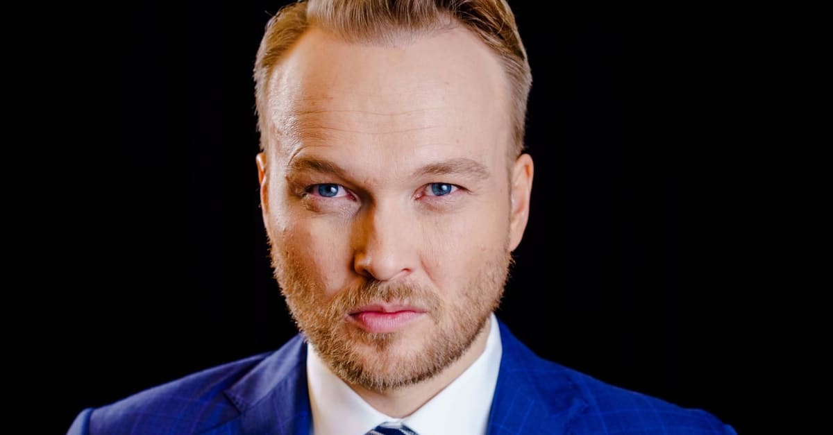 Kijkers Lubach struikelen massaal over 'lachband' | Shownieuws