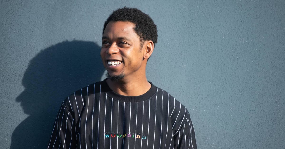 Zanger Typhoon heeft zijn vriendin het ja-woord gegeven | Shownieuws