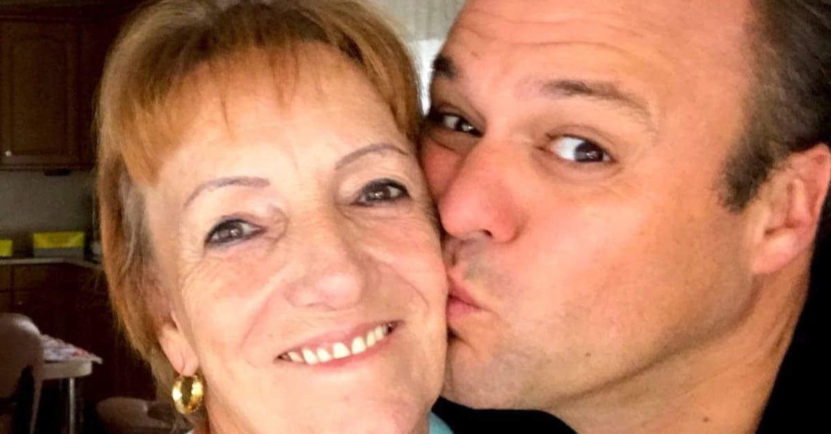 Frans Bauer zet jarige moeder (75) in het zonnetje | Shownieuws