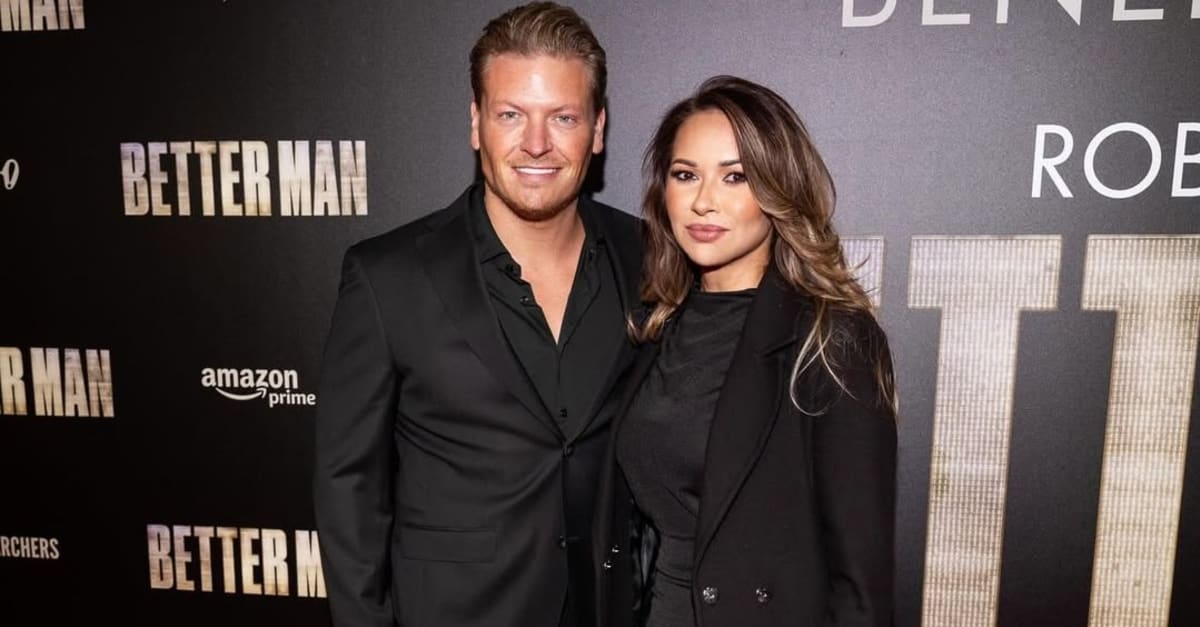 Thomas Berge zet vriendin en zoon in het zonnetje: 'Jij verdient de wereld' | Shownieuws