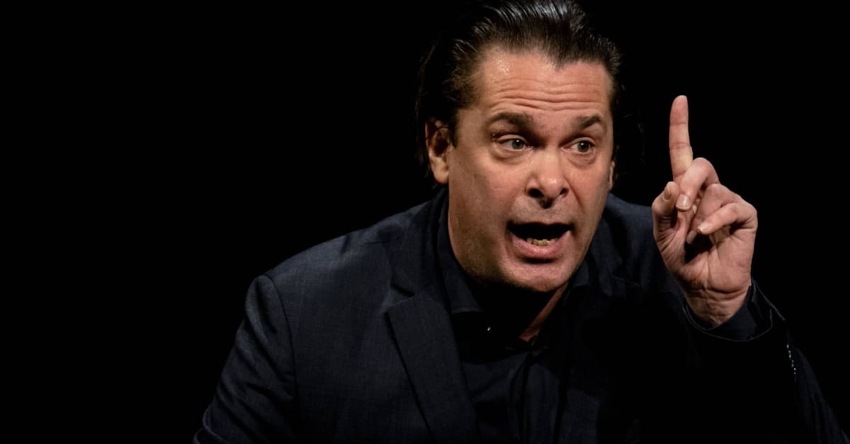 Hans Teeuwen cancelt show om DEZE reden | Shownieuws