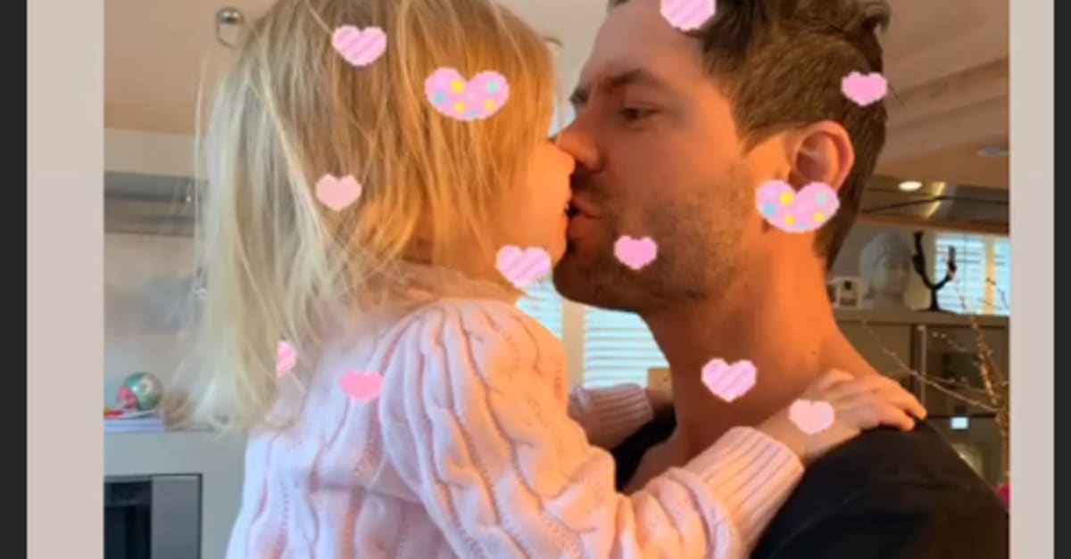 LIEF! Simon Keizer kan dochtertje weer in de armen sluiten | Shownieuws