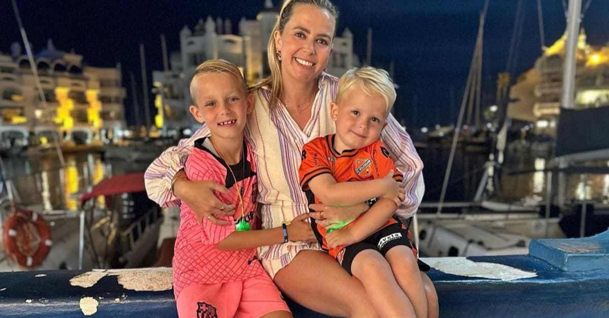 Monique Smit deelt nieuws over zoontje: 'Brok in m'n keel' | Shownieuws