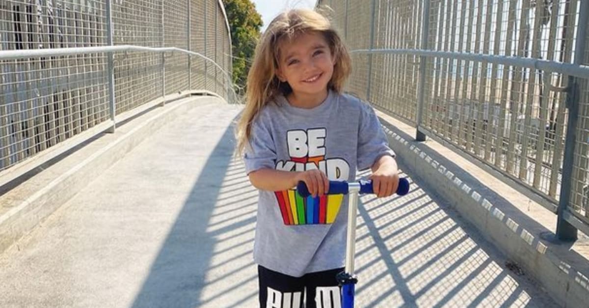 ZIEN: Xess Xava steekt zieke oma hart onder de riem | Shownieuws