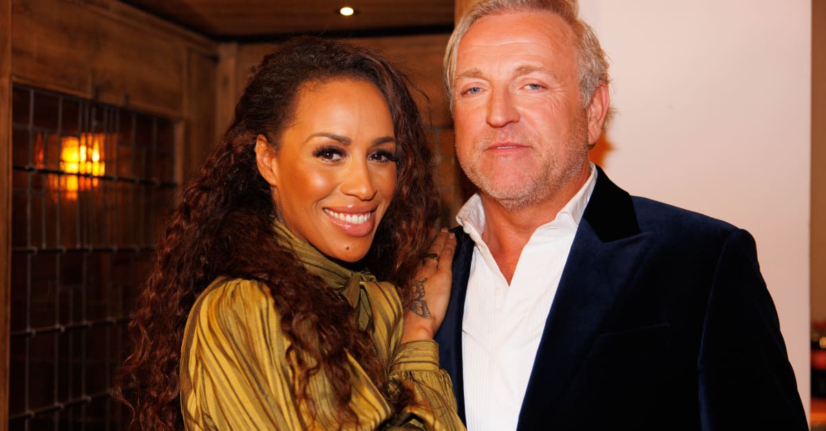 Gordon geeft 'lachwekkend' liefdesadvies aan Glennis Grace | Shownieuws