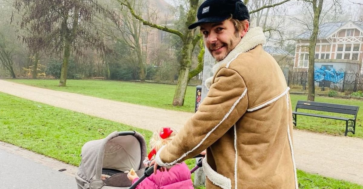Sander Lantinga voor het eerst buiten met dochtertje Lexi | Shownieuws