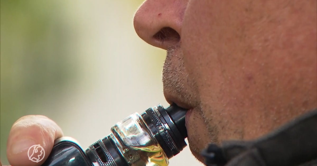 Dit is waarom vapen zo gevaarlijk voor je is (Hart van Nederland)