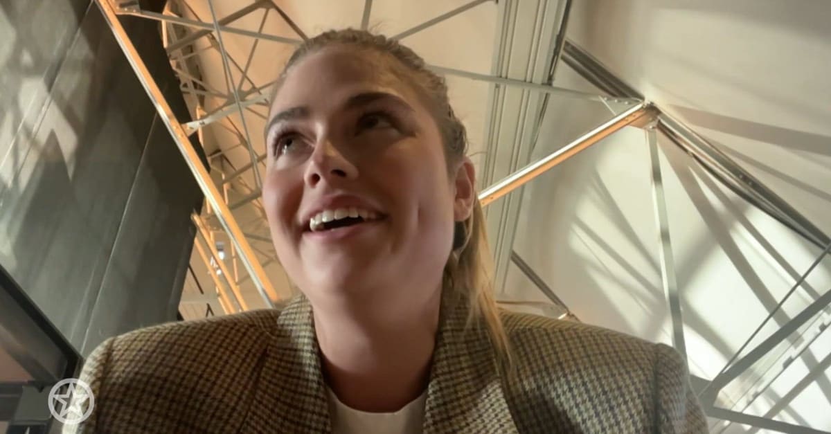 Roxy Dekker 'in shock' na bizar nieuws | Shownieuws