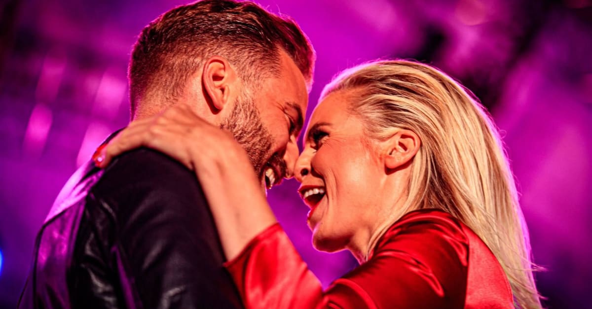 Bijzondere dag voor Jim Bakkum en Bettina Holwerda | Shownieuws