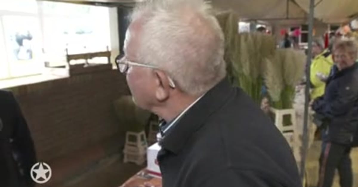 Boer Geert probeert een date te scoren