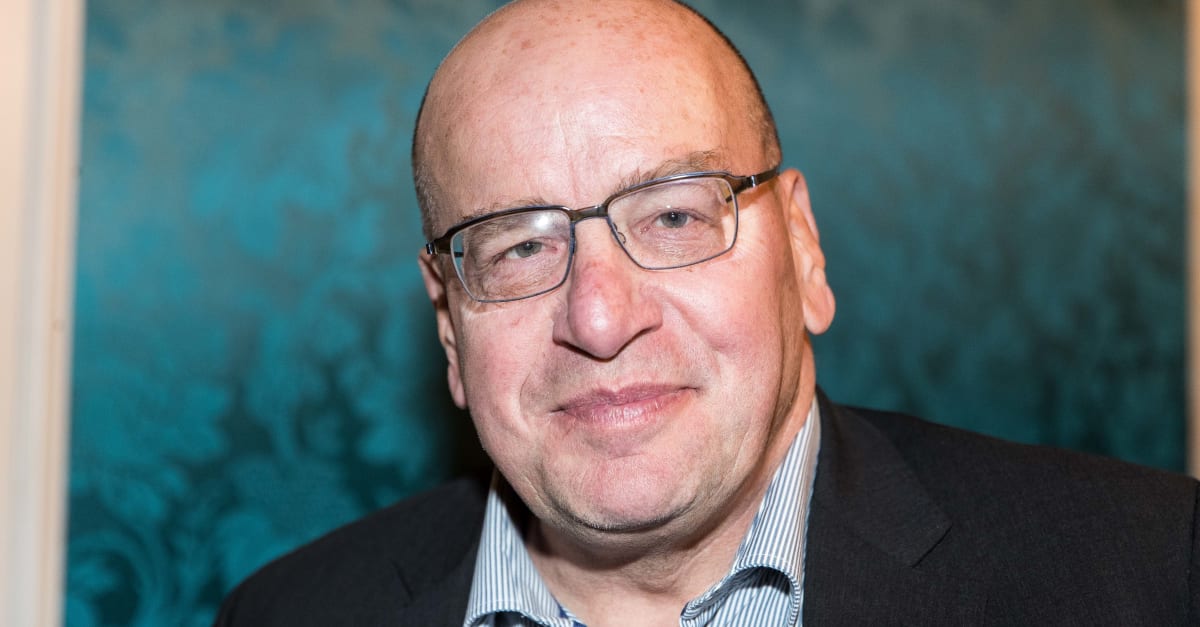 Fred Teeven getuigt in strafzaak Holleeder | Shownieuws