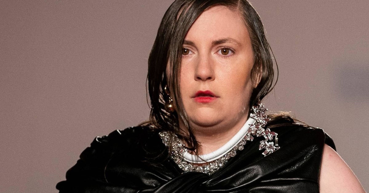 Lena Dunham werd doodziek van coronavirus | Shownieuws