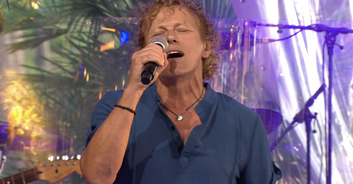 De Kast opent De Oranjezomer met iconische hit 'In Nije Dei' | Vandaag ...