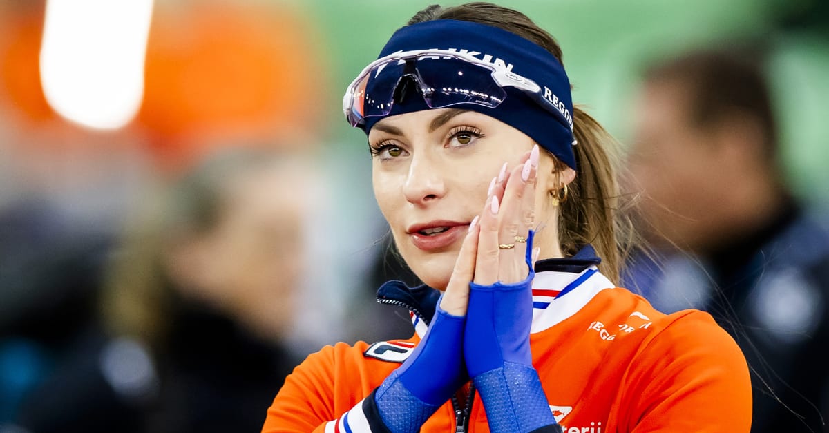 Schaatster Femke Kok voor de derde keer op rij wereldkampioene op de ...