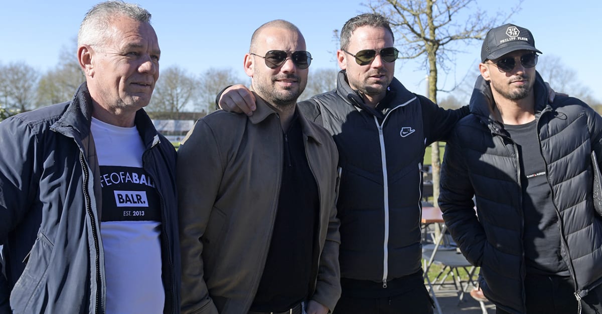 Vader Wesley Sneijder overleden: 'Bedankt voor alles papa' | Vandaag Inside