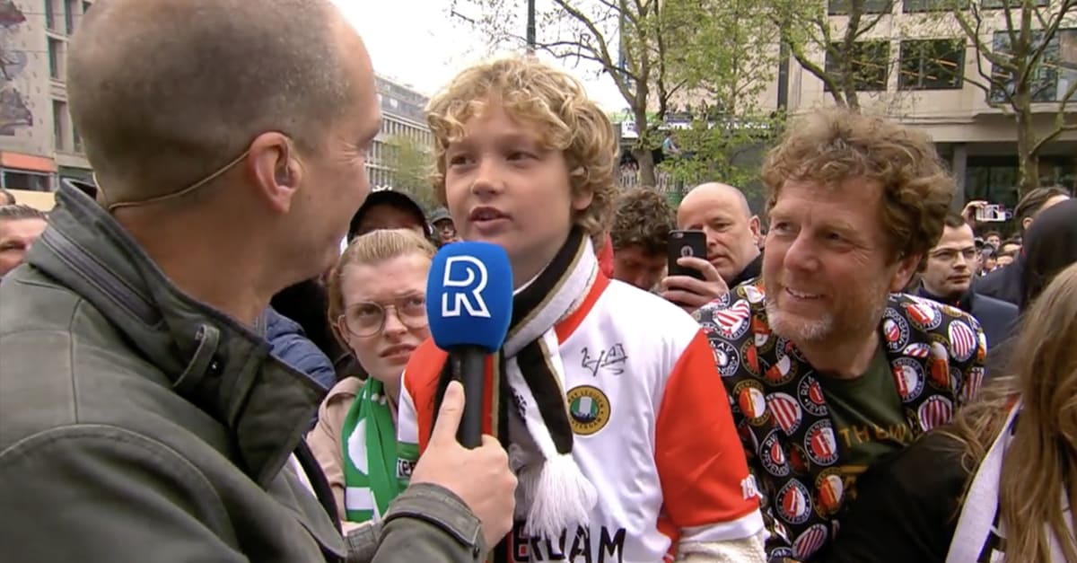Amsterdamse Tim vooraan bij huldiging Feyenoord: 'Mijn vader heeft mij ...