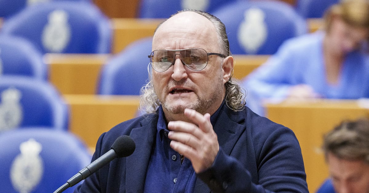 PVV-Kamerlid Dion Graus reageert op mogelijke presentatieklus op NPO 3 ...