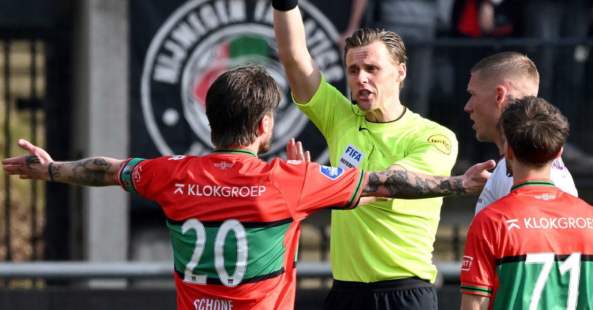 NEC-middenvelder Schöne geschorst tegen FC Utrecht na rode kaart tegen ...
