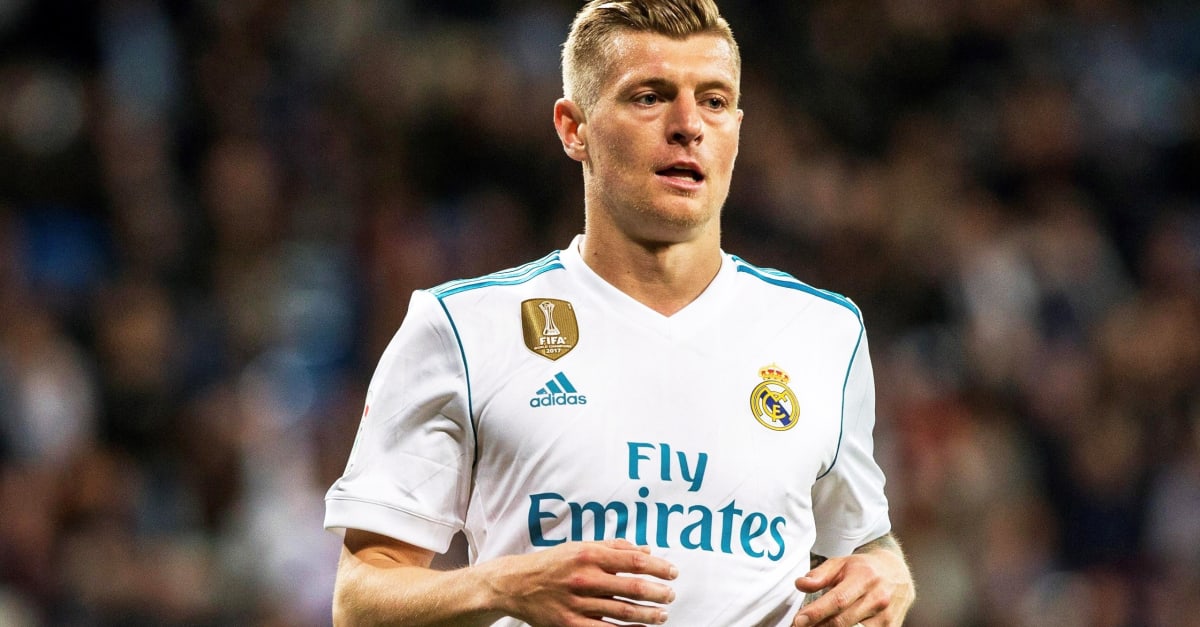 Kroos wenst Barney succes op WK darts | Vandaag Inside