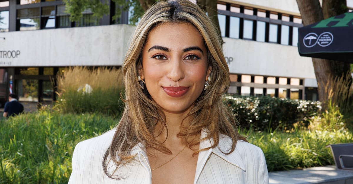 Talkshow Hila Noorzai tijdelijk onderbroken door onwelwording | Vandaag ...