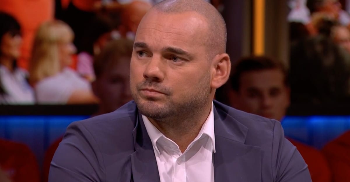 Wesley Sneijder reageert op seksgeluiden bij EK-loting | Vandaag Inside