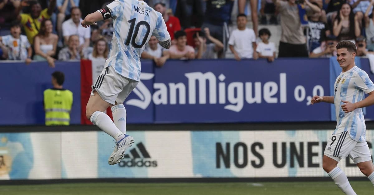 Messi scoort vijf keer tegen Estland, debuut Feyenoorder Senesi ...