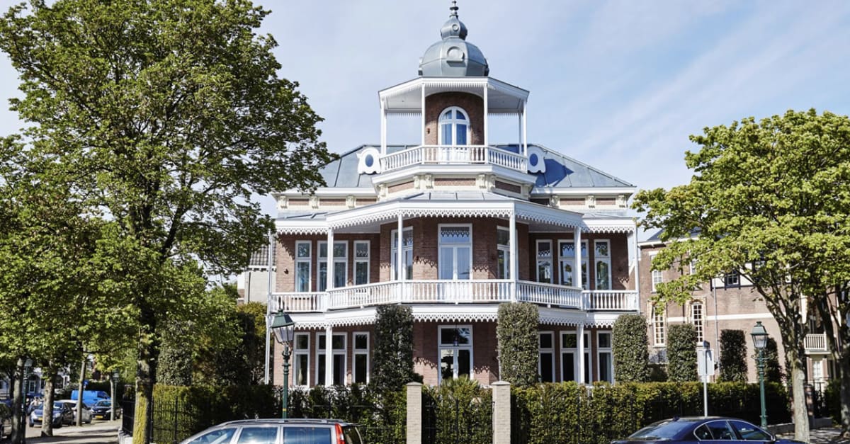 ZIEN: Spelersmakelaar Rob Jansen zet landhuis voor 5 miljoen euro te ...