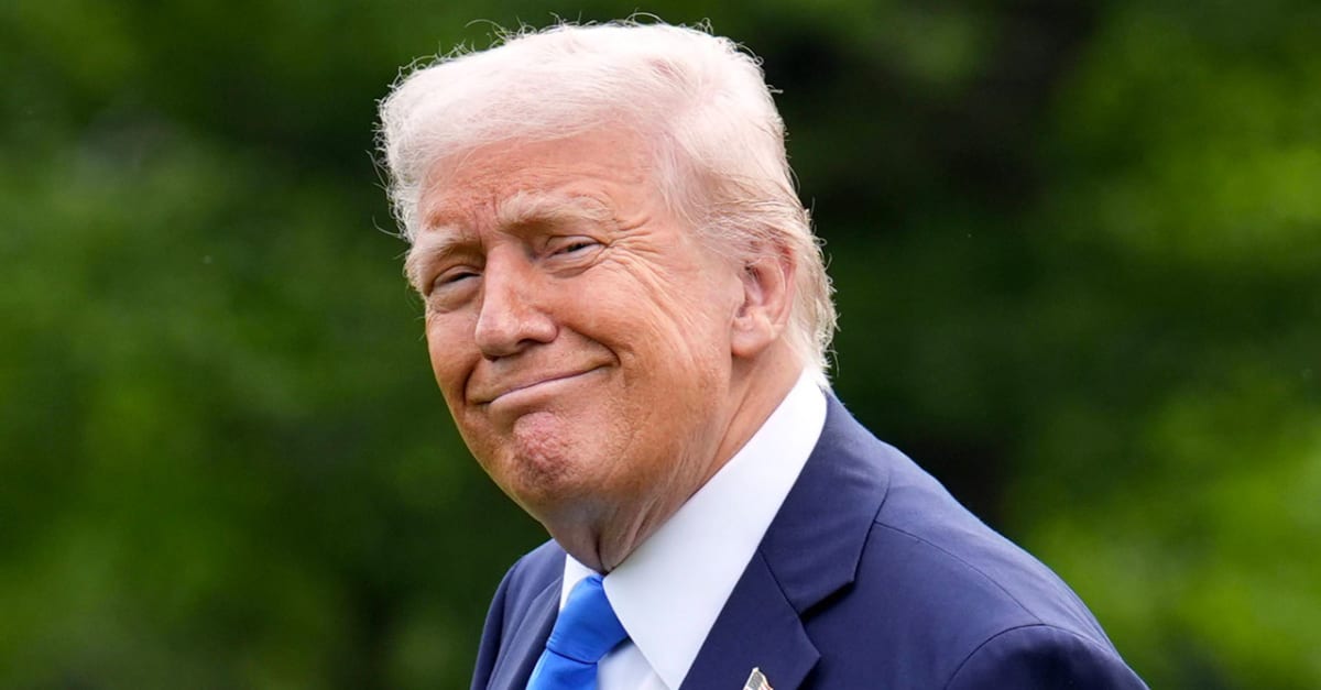 Trump deelt foto van zichzelf als paus op social media | Vandaag Inside