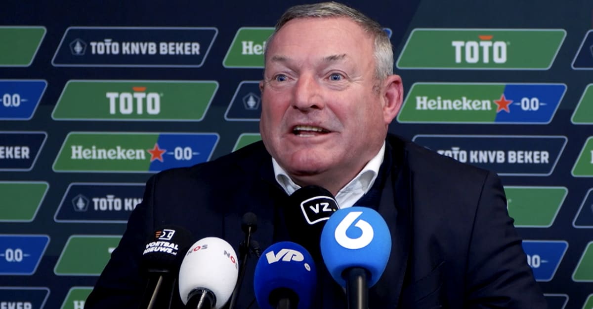 Ron Jans: 'Ik ben eigenlijk véél te aardig voor het betaalde voetbal ...