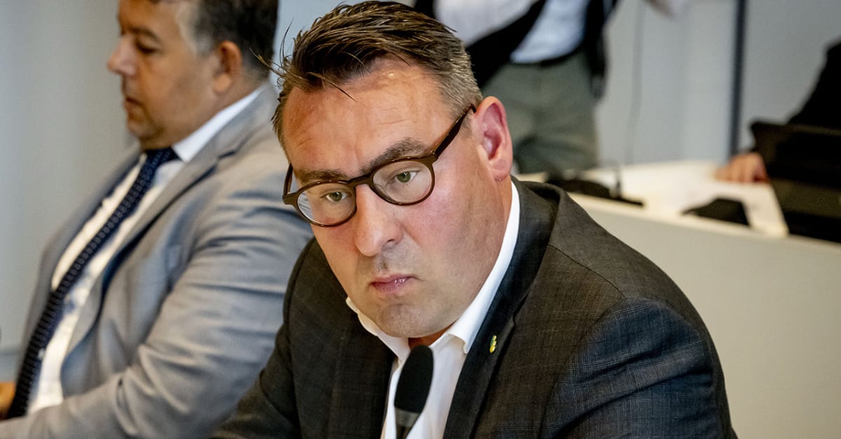 Richard de Mos stelt Staat en gemeente aansprakelijk voor geleden schade | Vandaag Inside