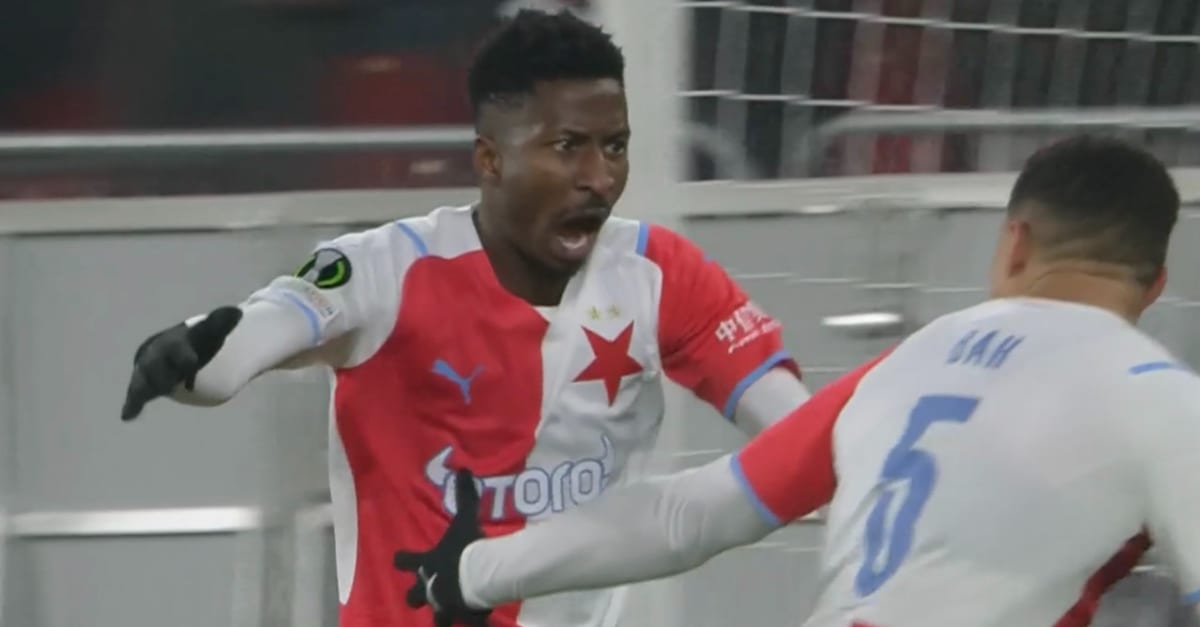 VIDEOGOAL: Slavia Praag - Feyenoord 1-0 (Olayinka) | Vandaag Inside