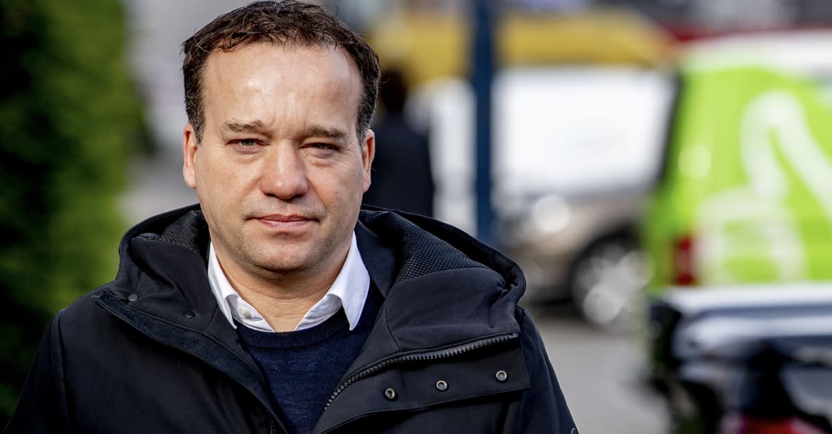 Mick van Wely hervat werk na beschuldigingen van seksueel ongewenst ...