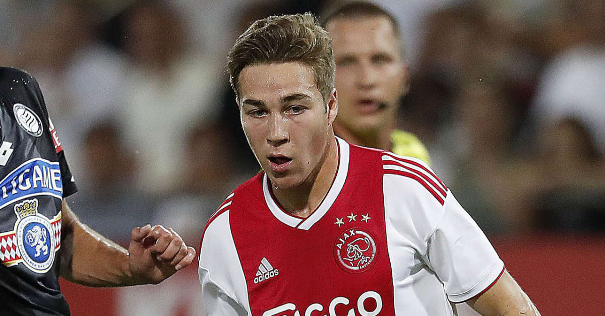 Geblesseerde Eiting revalideert bij Ajax | Vandaag Inside