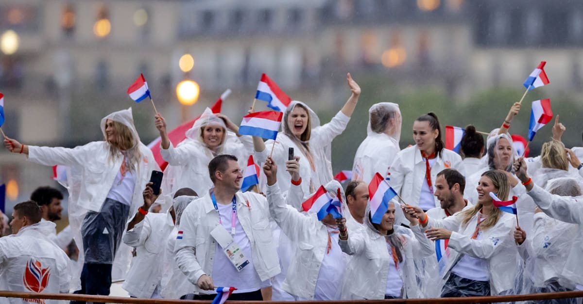 Video: TeamNL gaat van links naar rechts tijdens openingsceremonie van ...