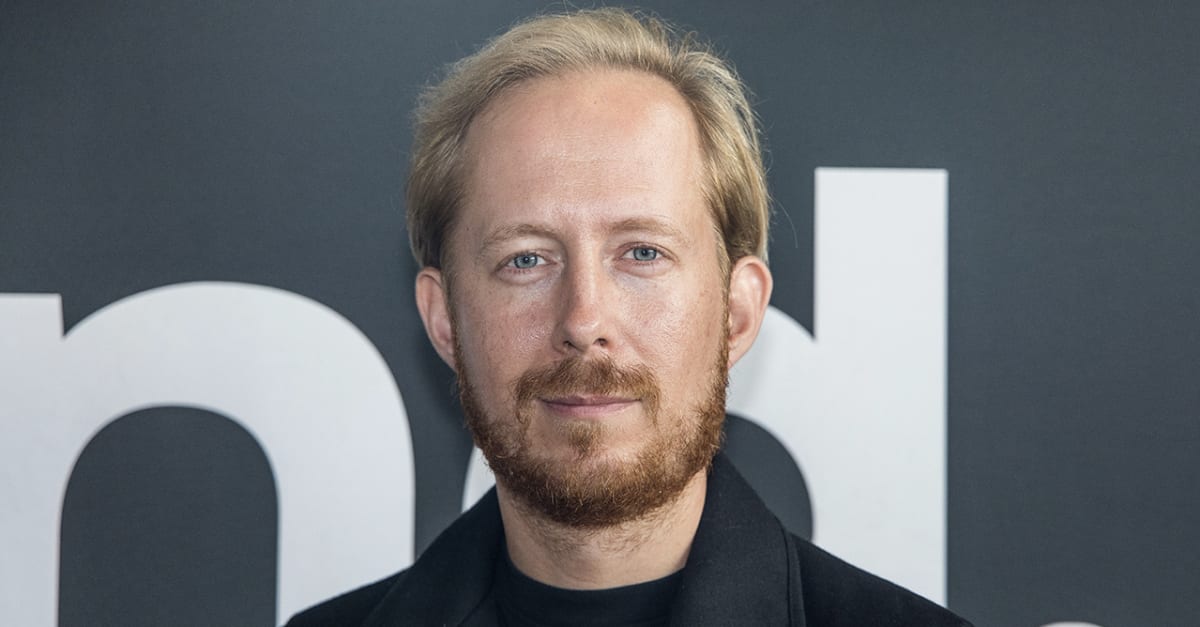 Acteur Robert de Hoog veroordeelt schrappen OneLove-actie: 'Fuck de ...