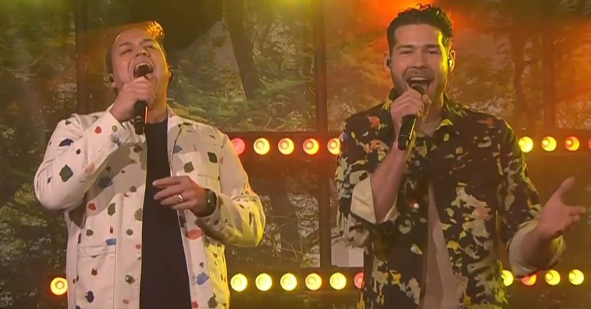 Frans Bauer en Kafke zetten De Oranjezomer-studio op z’n kop met 'Van ...