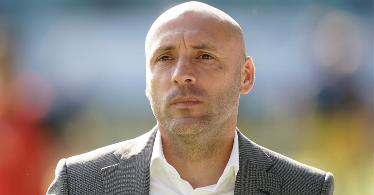 ADO grijpt in en zet assistenten Santoni en Hoogendorp terug naar ...