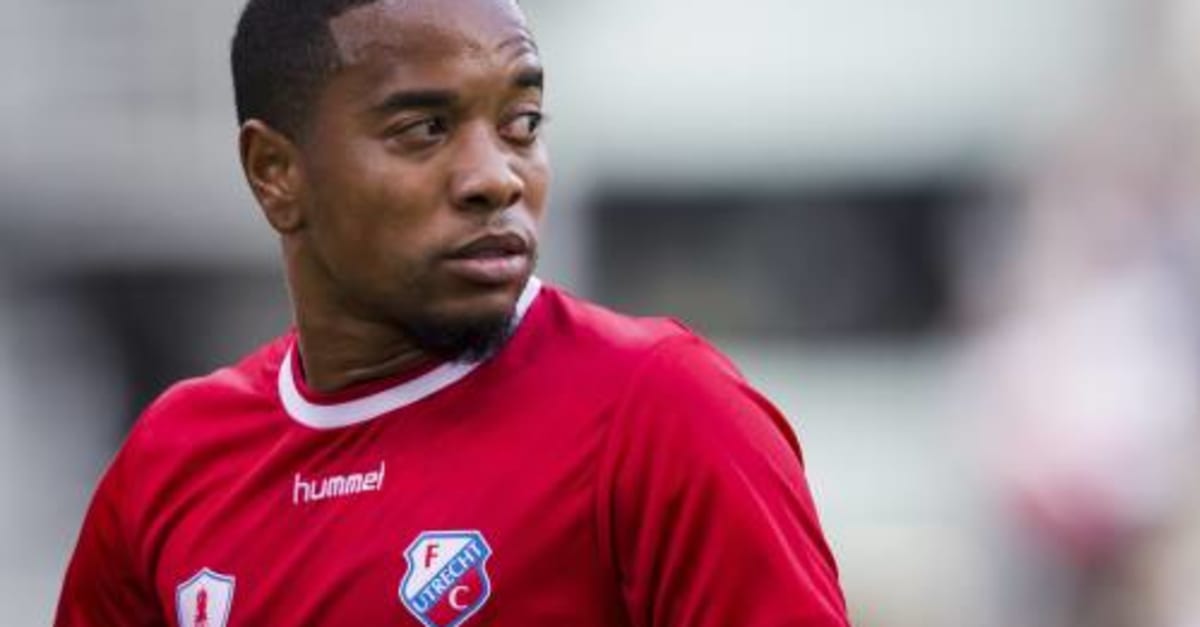 Emanuelson zet liefde voor Ajax even opzij | Vandaag Inside