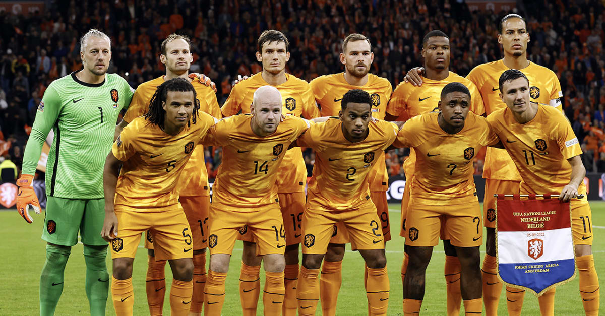 Fans vinden nieuw tenue Oranje afgrijselijk: 'Is mijn tv stuk ...