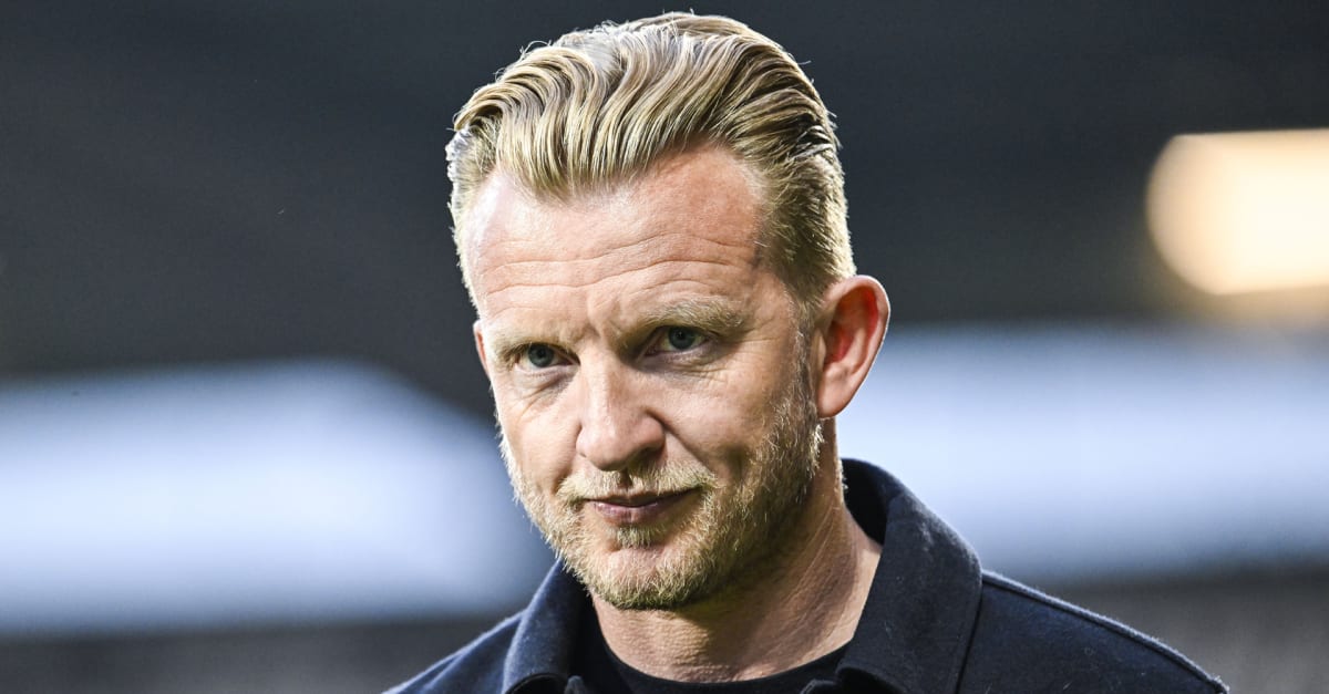 ‘Kuyt moet Heitinga opvolgen in Liverpool-staf van Slot’ | Vandaag Inside