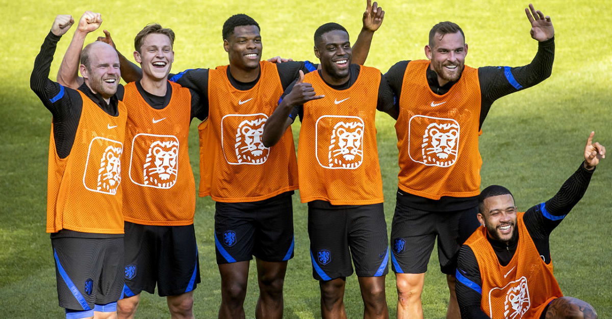 'Overmars en Van Bommel willen Oranje-international naar Antwerp FC ...