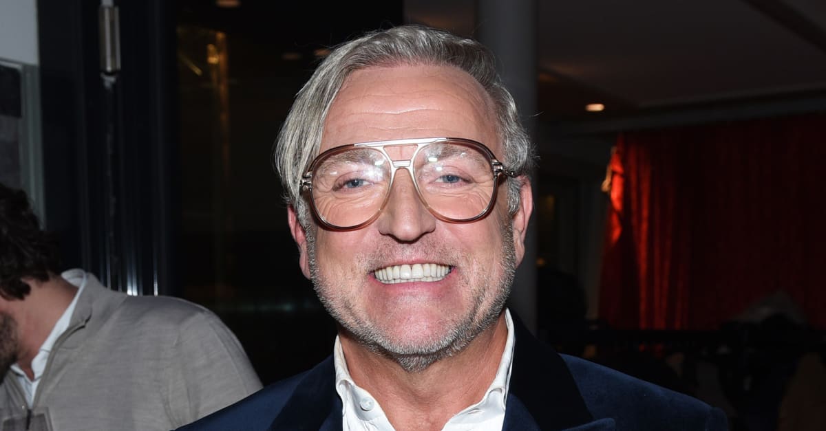 Gezinsuitbreiding voor Gordon: zanger adopteert ezel op Bonaire ...