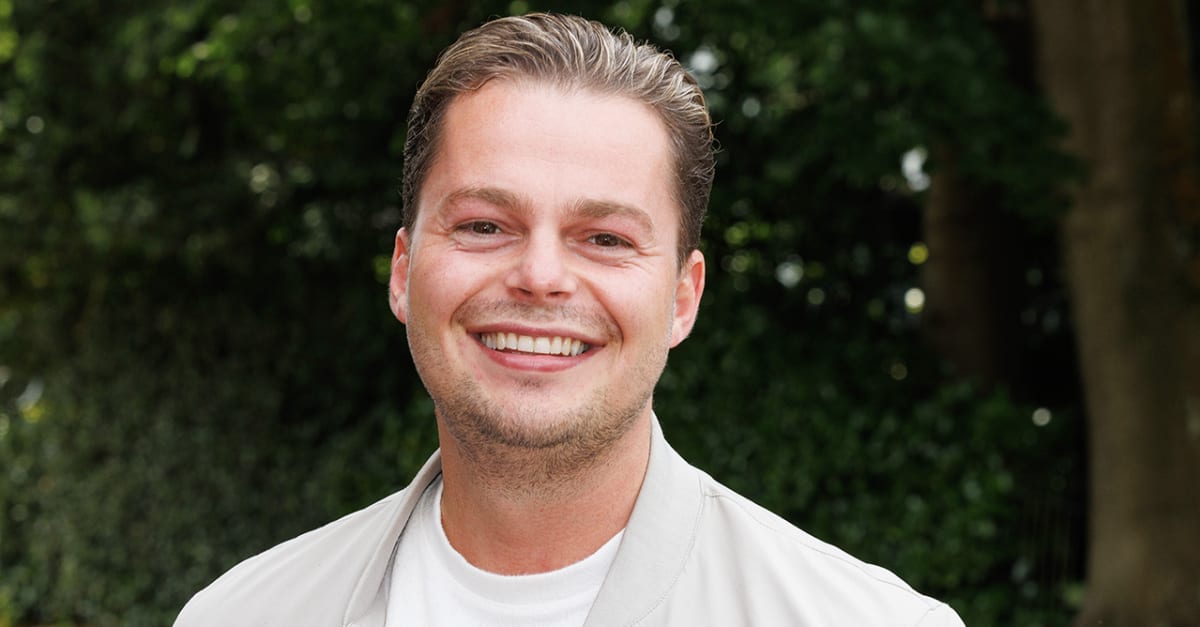 Robert van Hemert treedt dinsdagavond op bij De Oranjezomer! | Vandaag Inside