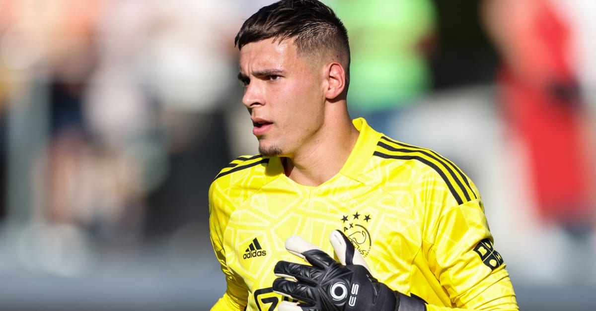 Jay Gorter verdedigt doel van Ajax in duel om Johan Cruijff Schaal ...