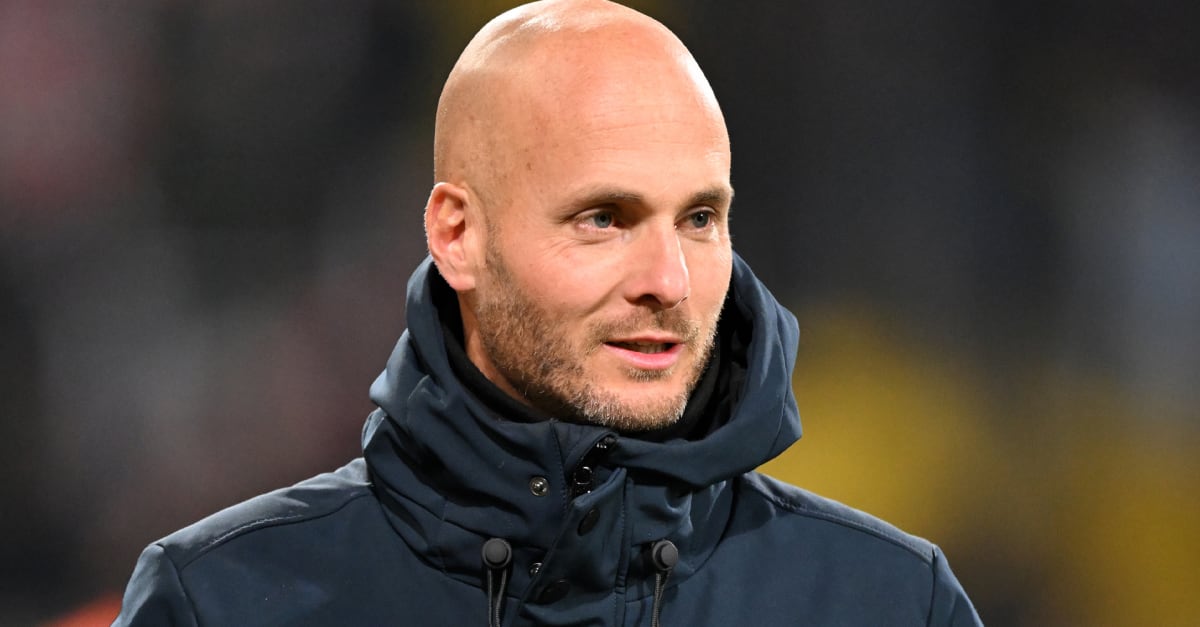 'Paul Simonis is bij mij een kandidaat om Peter Bosz op te volgen bij PSV' | Vandaag Inside